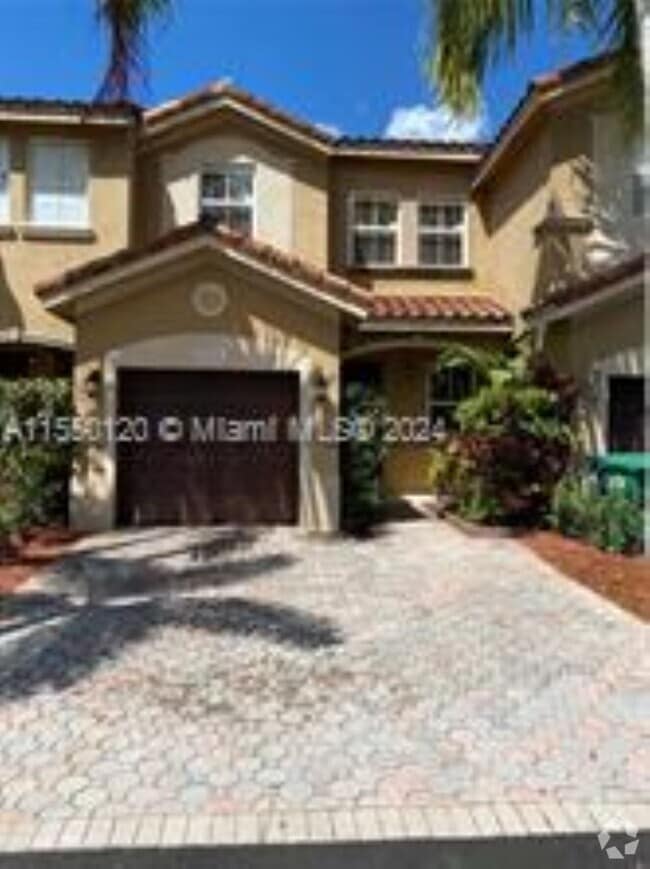Spanish Trace Condominiums Gated Apartments for Rent - Miami, FL - 5 ...