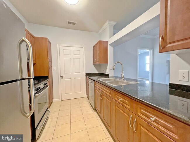 12957 Centre Park Cir Unit 301, Herndon, VA 20171 - Room for Rent in ...