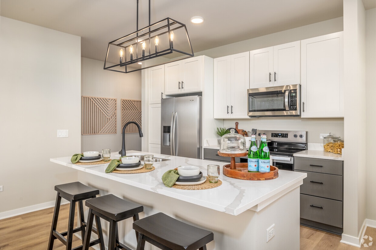 Seasons at Elgin - 2611 Hopps Rd Elgin, IL 60124 | Apartments.com