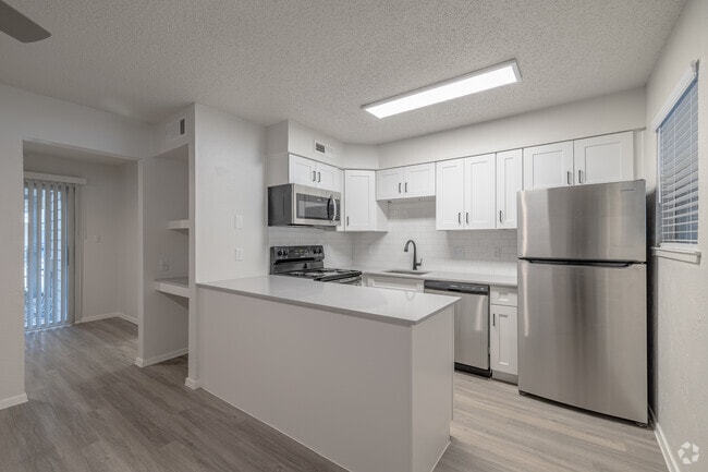 Skyview Apartments for Rent with Hardwood Floors - Austin, TX - Updated ...