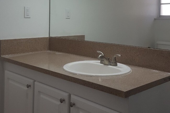 Oak Ridge Apartments - Apartments in Largo, FL | Apartments.com