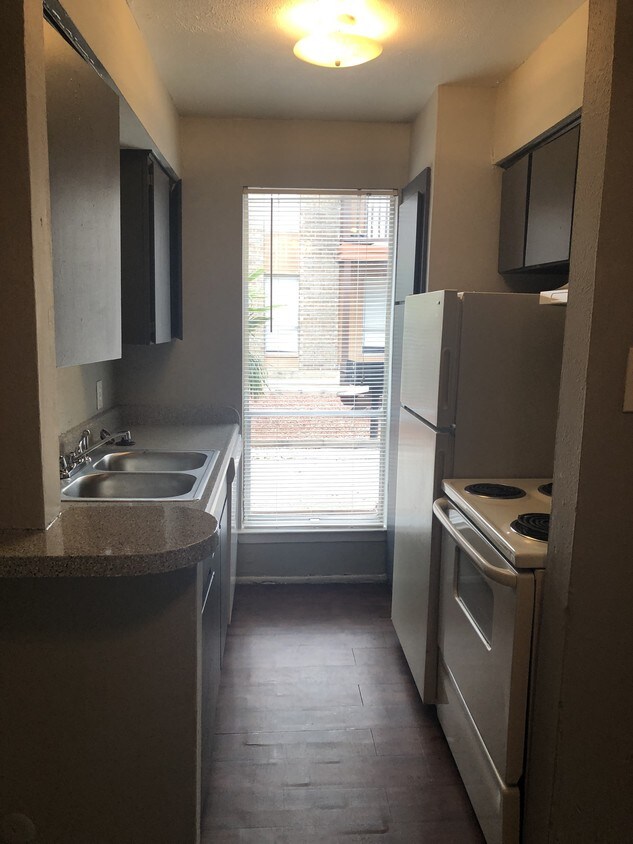Regency Apartments - 2507 Airport Cir Arlington, TX - Apartments for ...