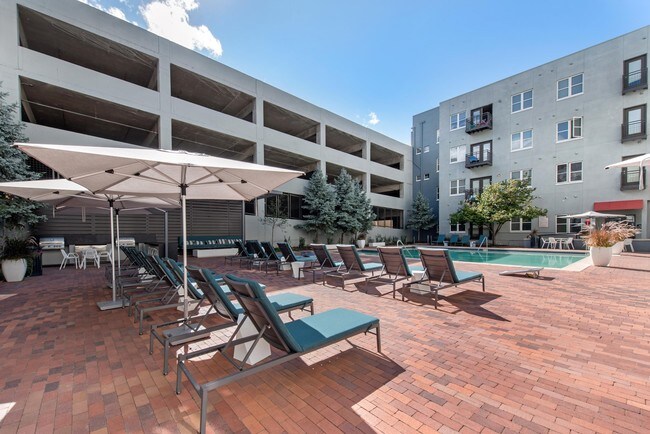 Uptown Square Apartment Homes - Alquileres en Denver, CO | Apartamentos.com