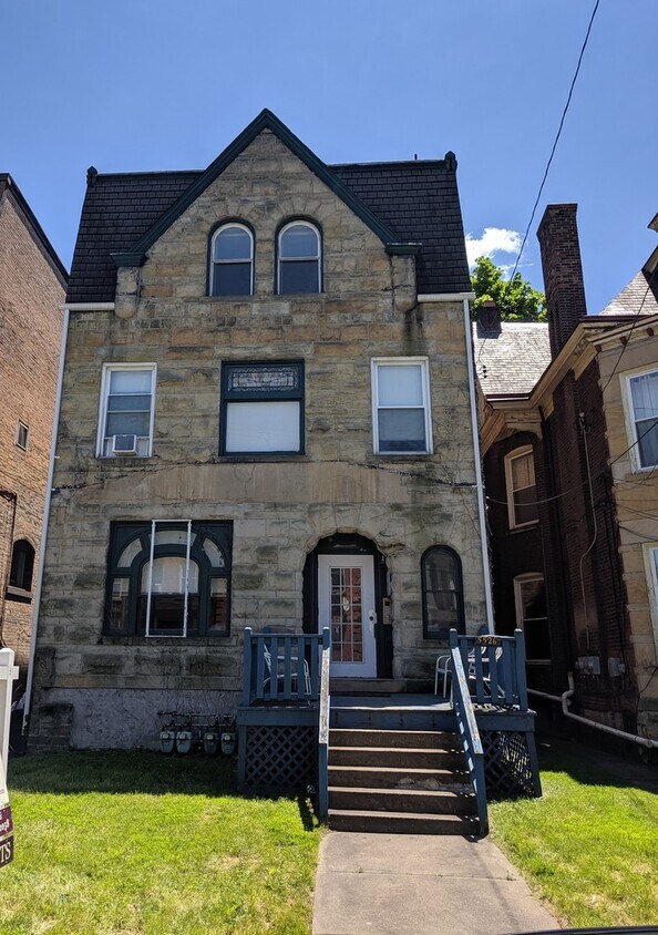 5526 Howe St Unit 3rd Floor, Pittsburgh, PA 15232 - Room for Rent in ...