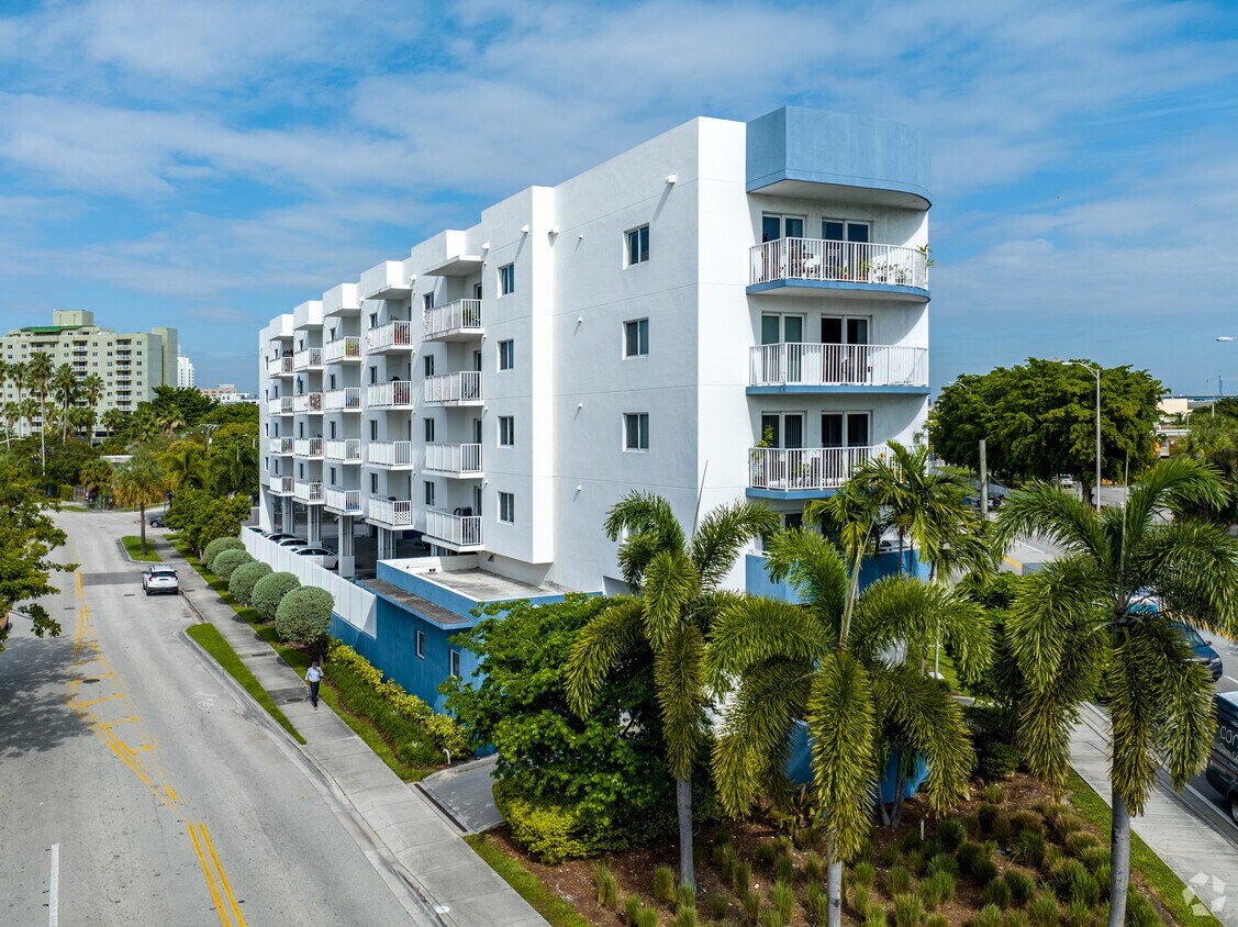 The Atrium At Spring Garden Apartments In Miami