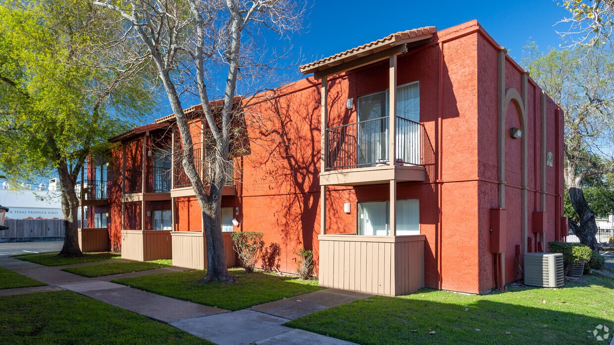 Windrush Apartments - 4322 Kostoryz Rd Corpus Christi, TX 78415 ...