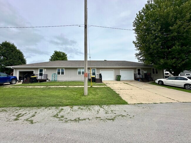 New Apartments for Rent with a Walk-In Closet in Paton IA