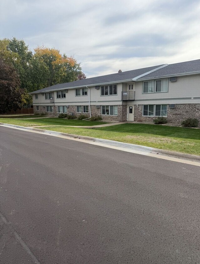 Dale Street Apartments - 4806-4814 Dale St McFarland, WI 53558 ...