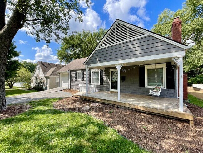 6028 Buena Vista St, Fairway, KS 66205 - House Rental in Fairway, KS ...