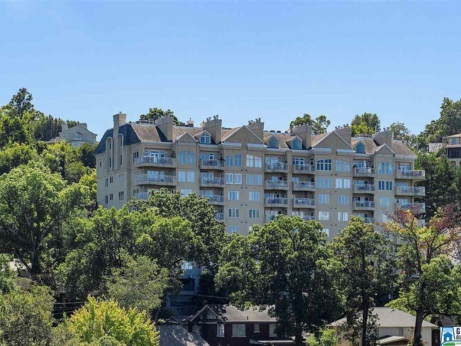 Redmont Park Apartments for Rent with a Walk-In Closet - Birmingham, AL ...