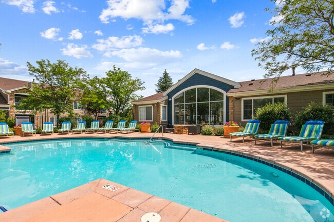 Four Seasons Condominiums Houses for Rent with a Swimming Pool - Fort ...