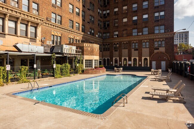 East Ferry Apartments for Rent with a Swimming Pool - Detroit, MI ...
