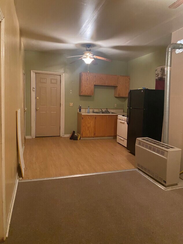 468 7th Ave Unit 1st floor rear, Troy, NY 12182 - 468 7th Ave Troy, NY ...