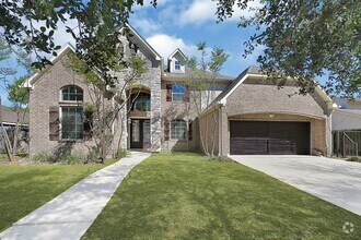Braeburn Terrace Houses for Rent with a Swimming Pool - Houston, TX