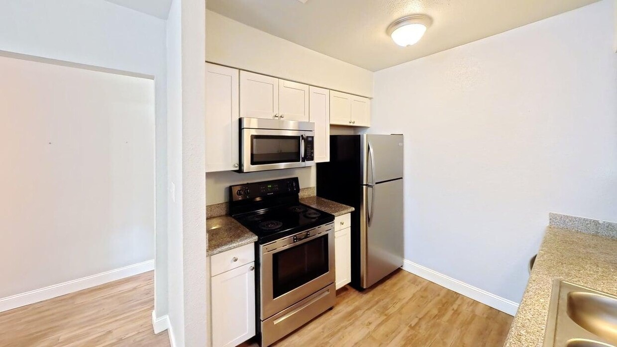 Sunrise Apartments - 1064-1136 Helm Ave Clovis, CA 93612 | Apartments.com