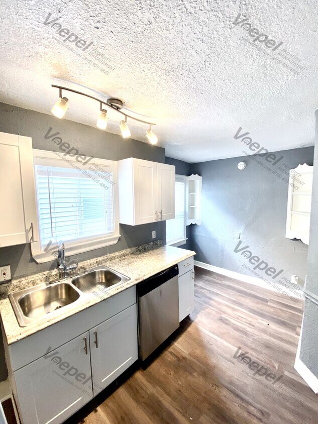 4243-4545 The Paseo Unit 4243 Paseo Blvd., Kansas City, MO 64110 - Room ...