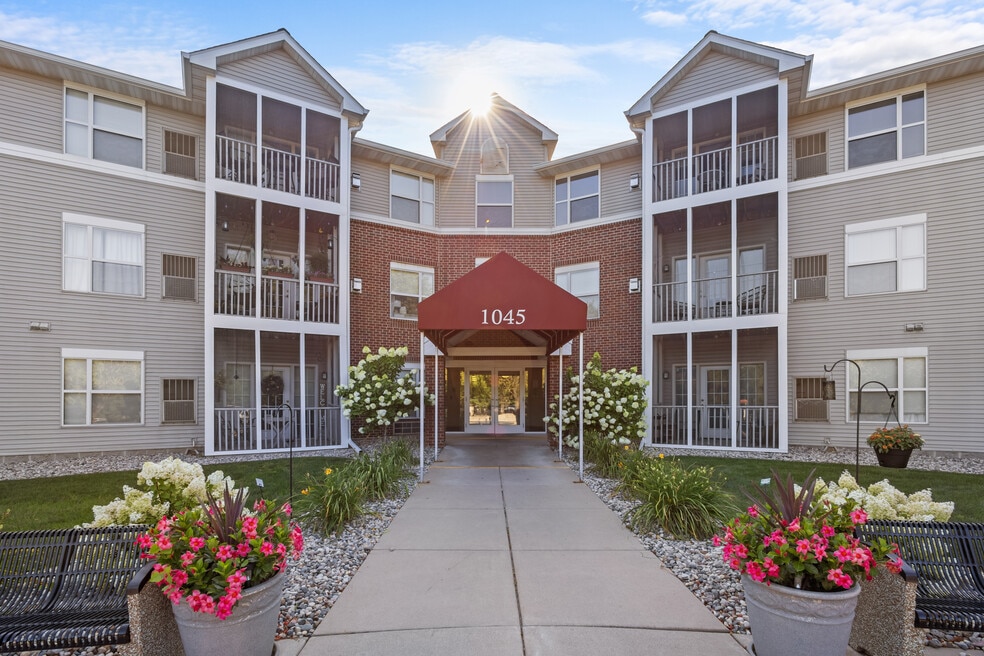 Apartments for Rent with Wheelchair Access Near Vasserman Ridge ...