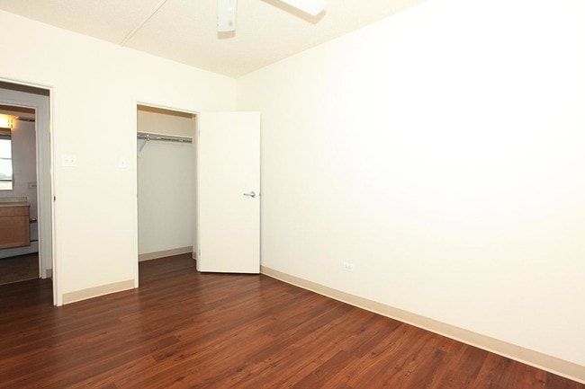 Oakley Square Apartments - Chicago, IL | Apartments.com