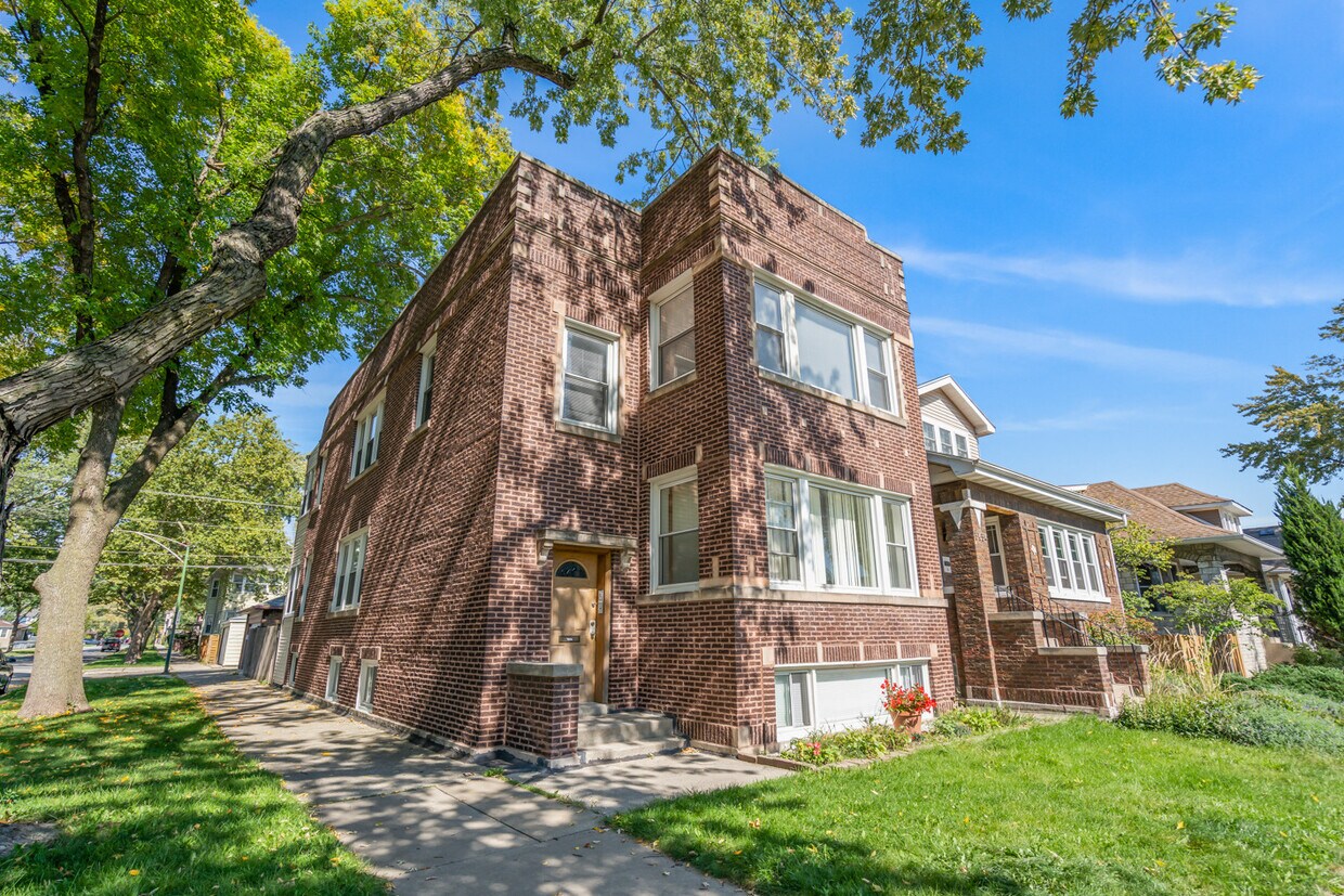5656 W Grace St, Chicago, IL 60634 - House Rental in Chicago, IL ...