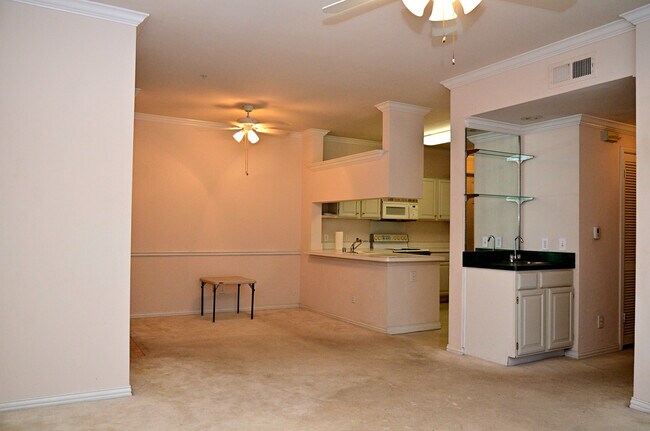 2111 Welch St Unit A225, Houston, TX 77019 - Condo for Rent in Houston, TX | Apartments.com
