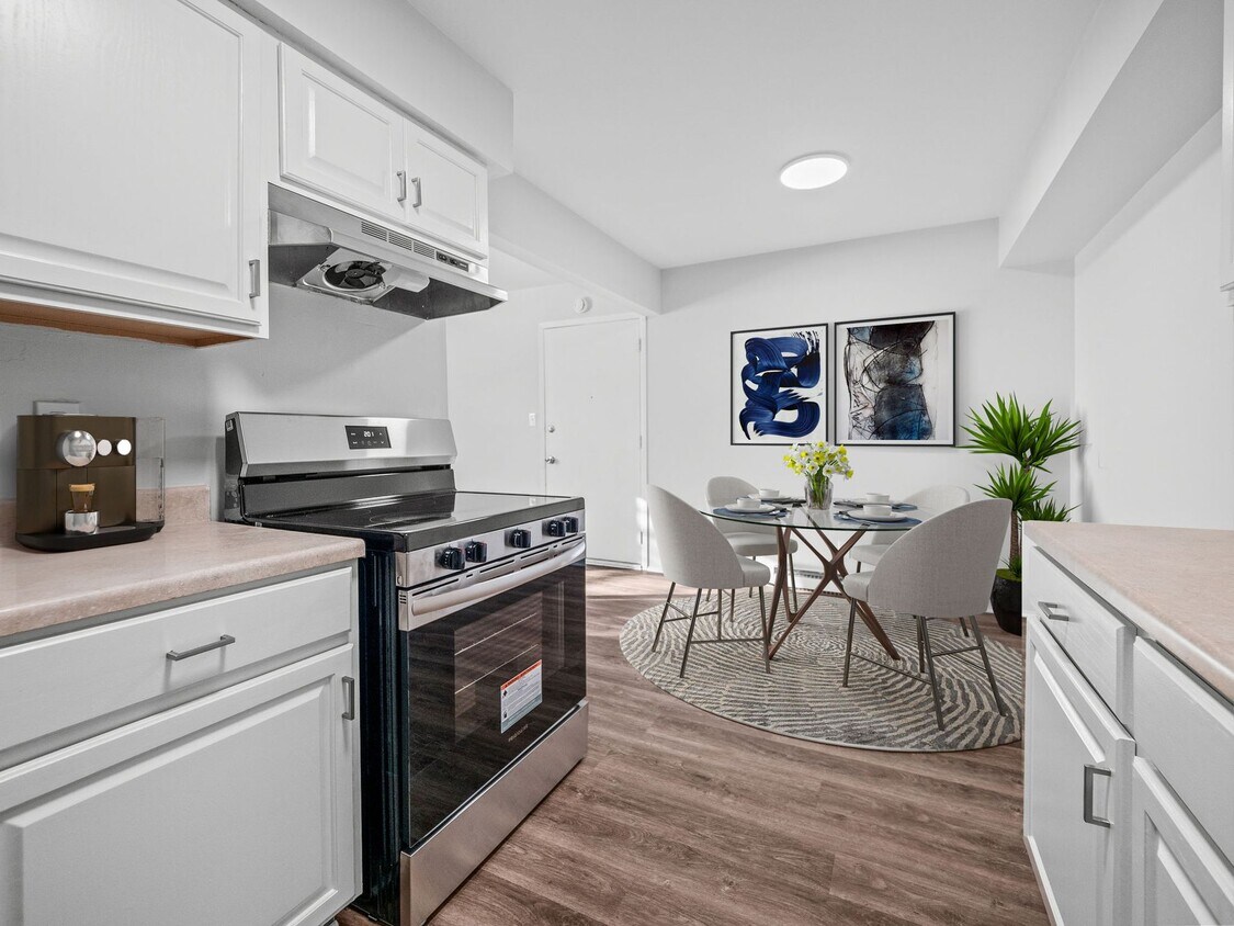 Maple Place Apartments - 2 Bedroom Communi... - 815 E Maple St Holly ...