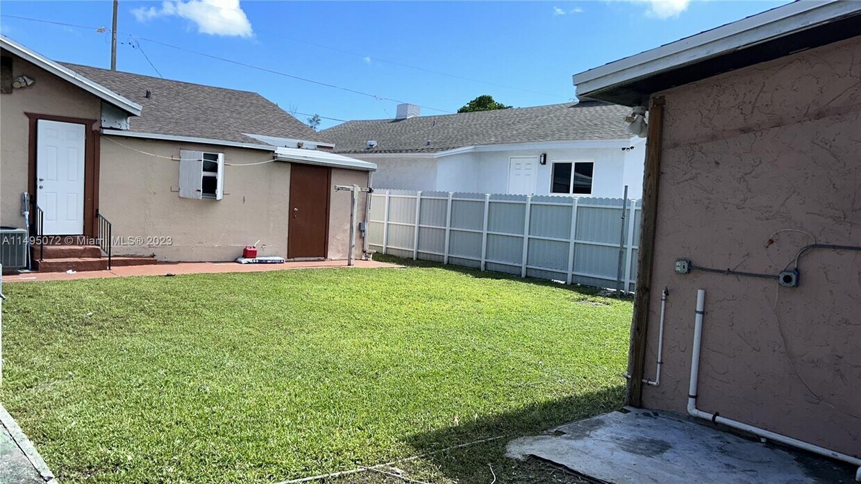 2708 NW 22nd Ct Unit 1, Miami, FL 33142 - Room for Rent in Miami, FL ...