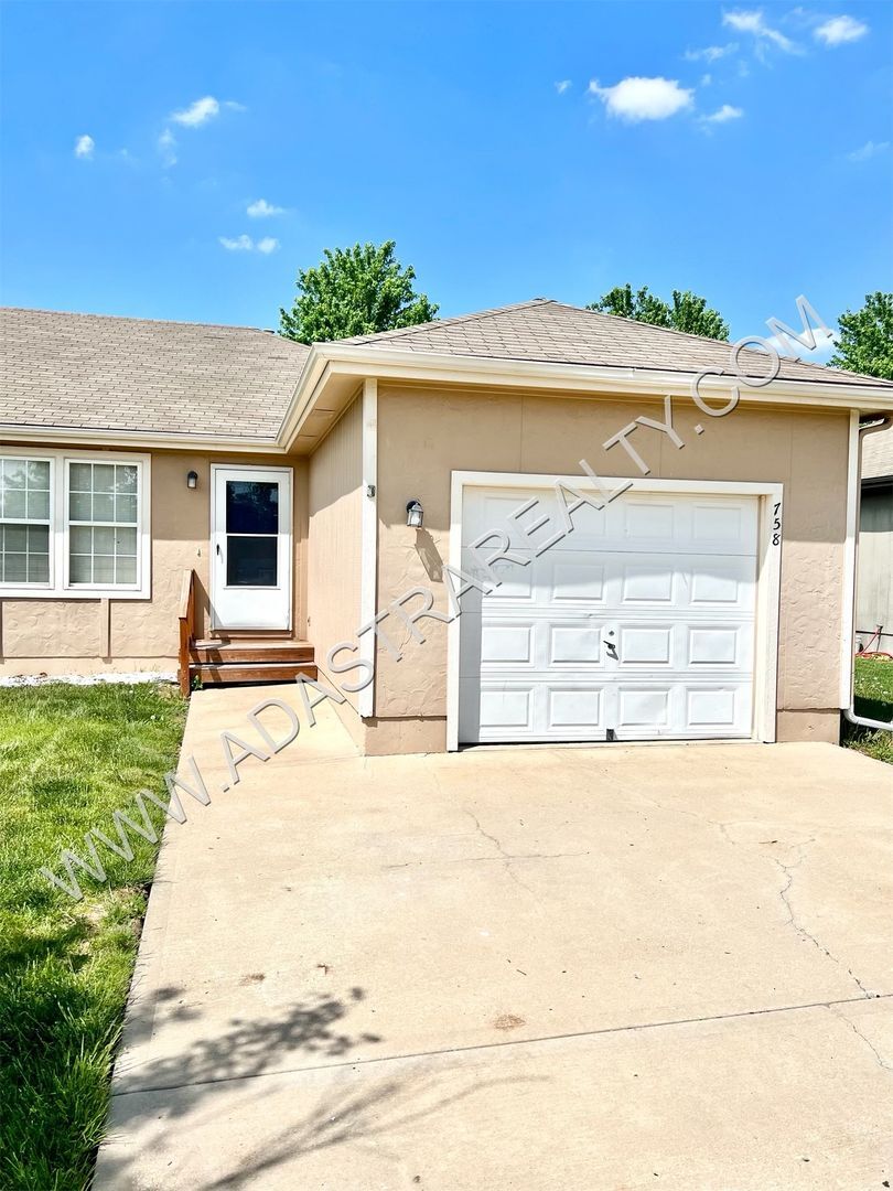 758 Redwood St, Gardner, KS 66030 - House Rental in Gardner, KS ...