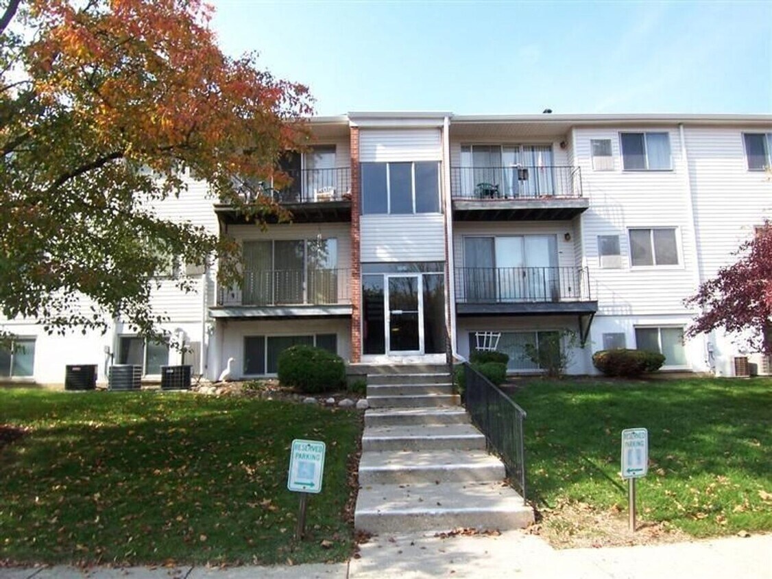 5645 Coach Dr E Unit 5645 E Coach J, Dayton, OH 45440 - Room for Rent ...