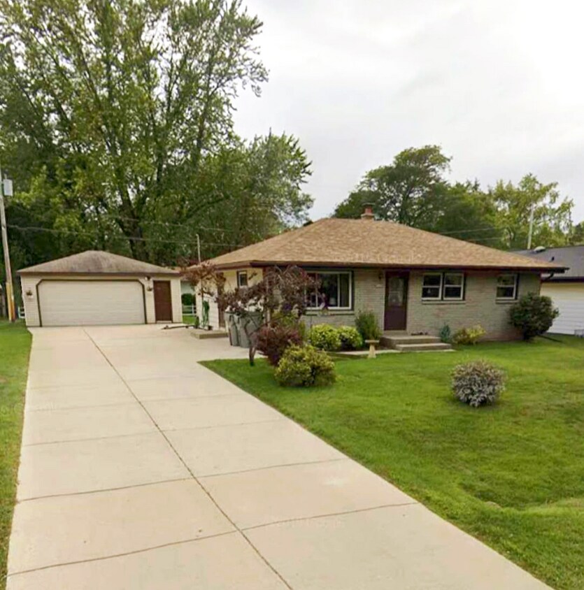 7745 N Edgeworth Dr, Milwaukee, WI 53223 - House Rental in Milwaukee ...