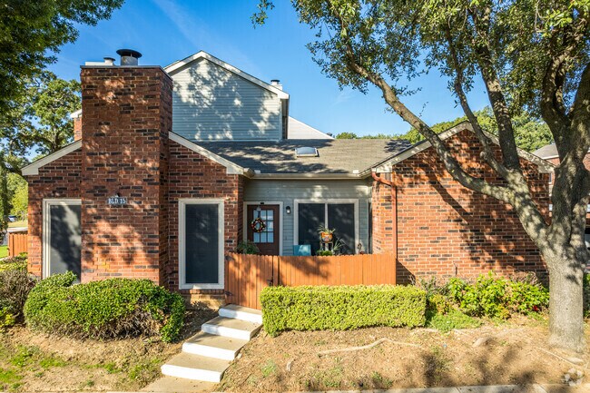 Rustic Woods Apartments under $900 - Bedford, TX | Apartments.com