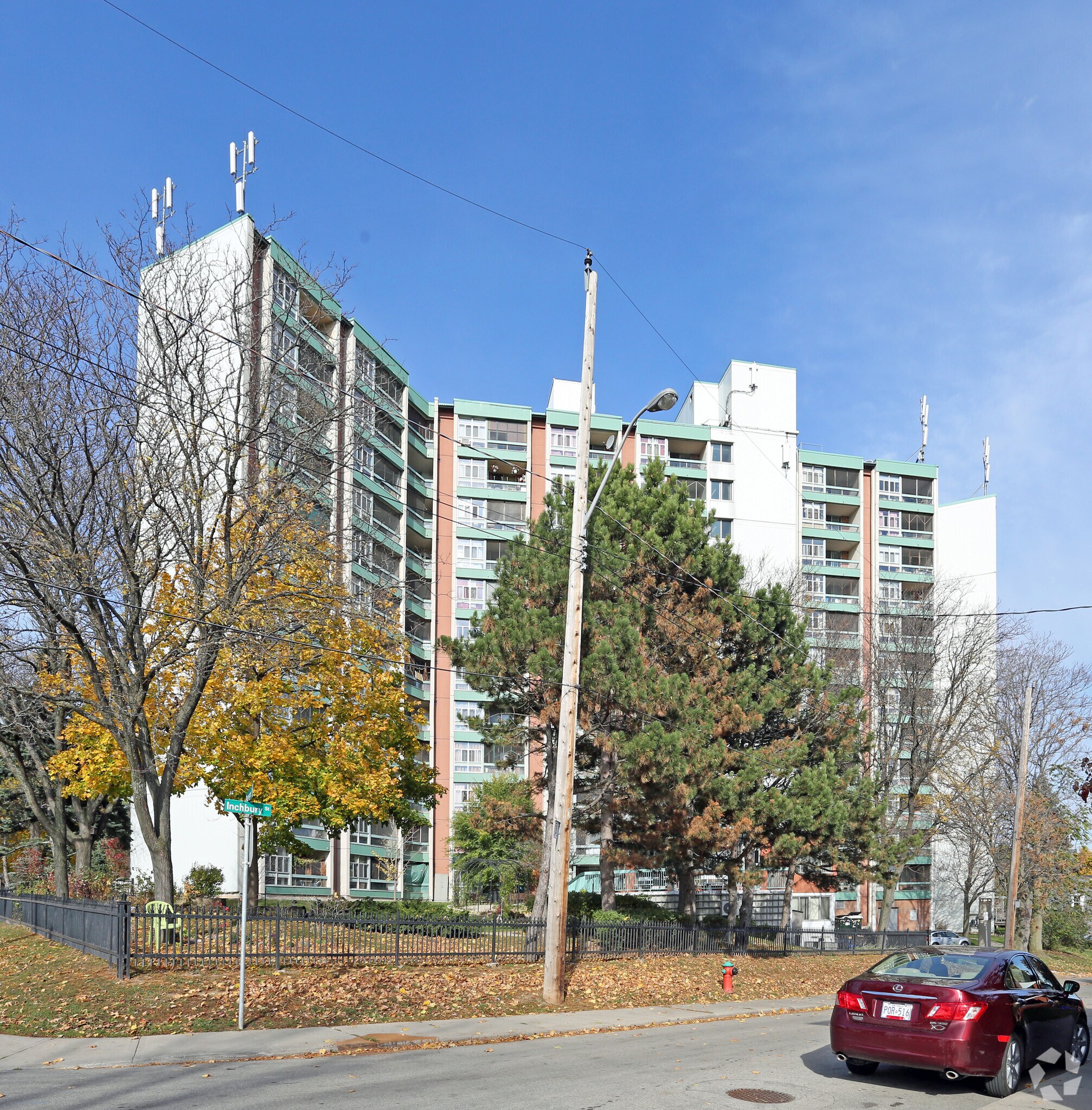 Strathcona Gardens Apartments - 120 Strathcona Ave Hamilton, ON ...