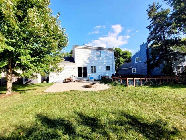 1867 Lisson Rd, Naperville, IL 60565 - House Rental in Naperville, IL ...