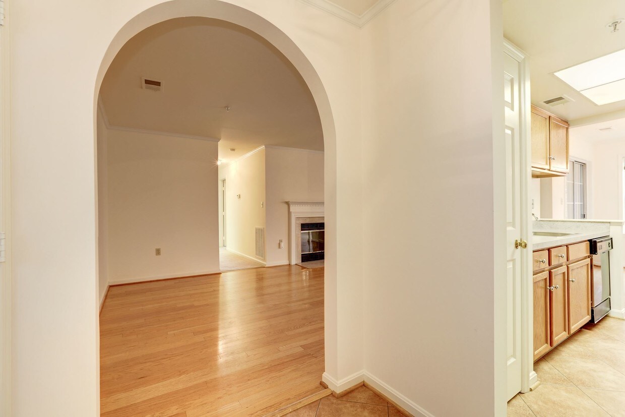 806 Amber Tree Ct Unit 204, Gaithersburg, MD 20878 - 806 Amber Tree Ct ...