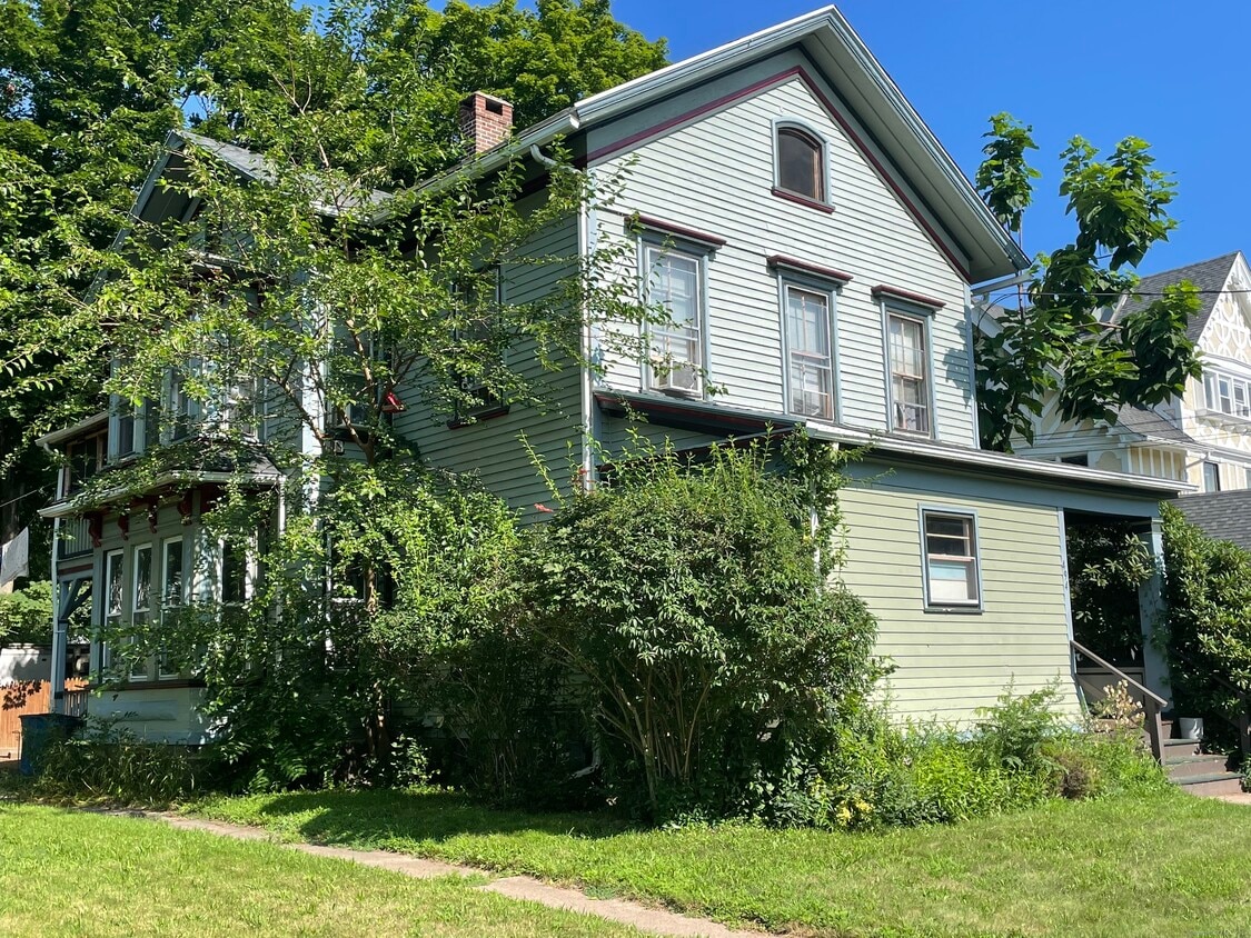 494 Central Ave Unit 1, New Haven, CT 06515 - Room for Rent in New Haven, CT | Apartments.com