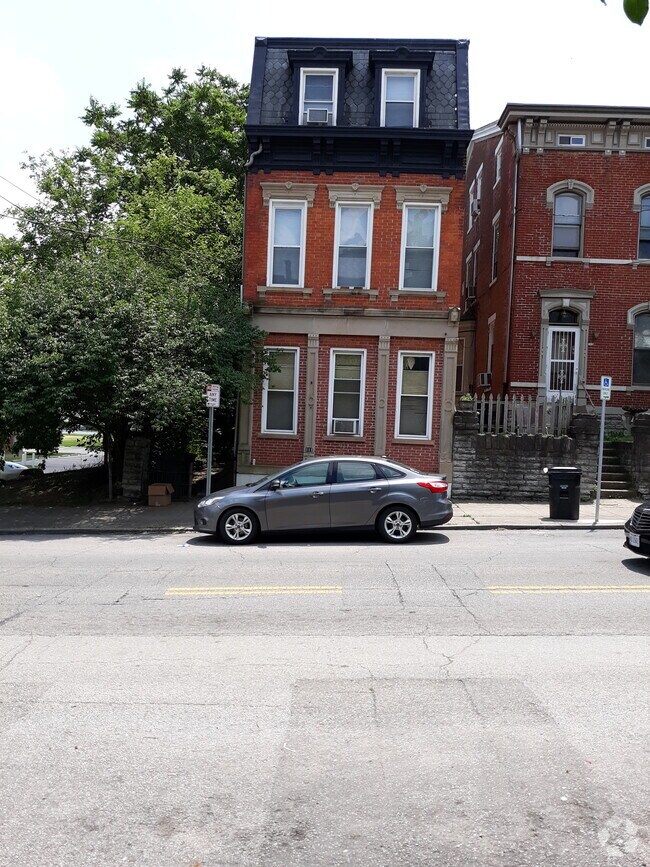 Apartments for Rent Near University of Cincinnati - Cincinnati, OH ...
