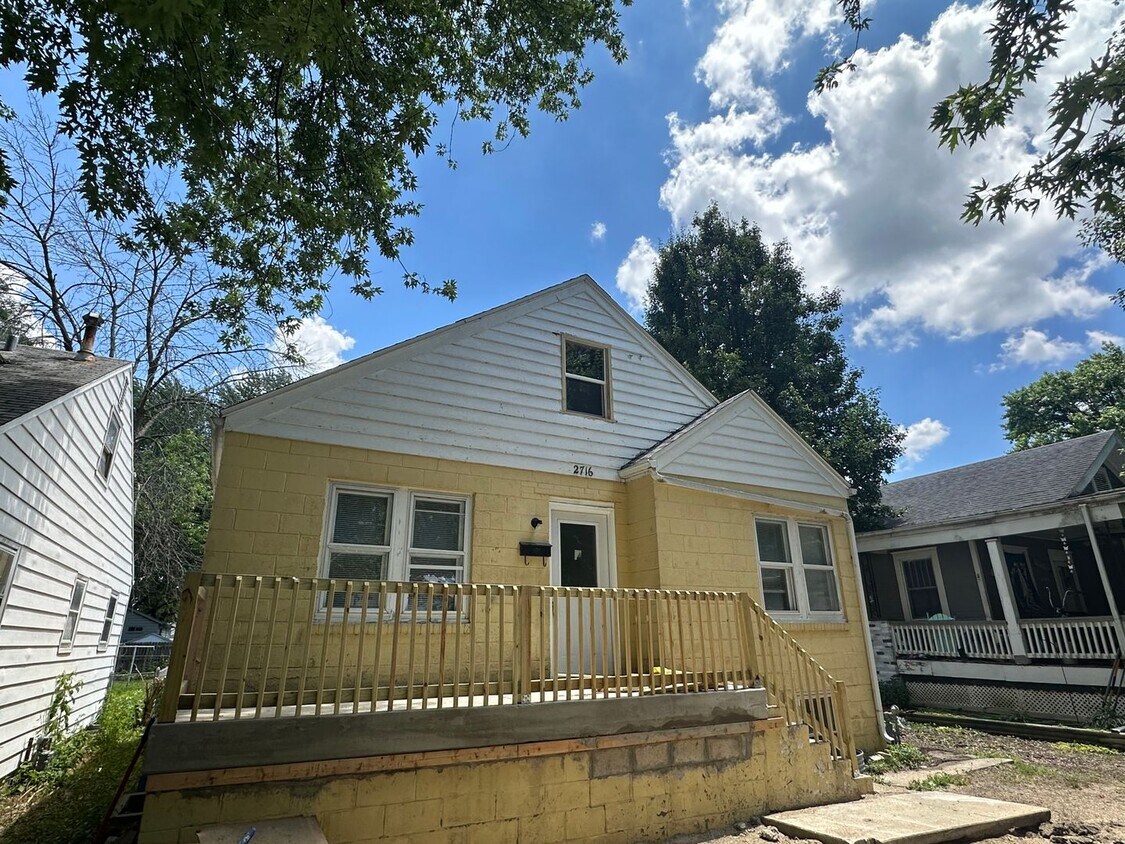 2716 S Price Ave, Springfield, IL 62704 - House Rental in Springfield, IL | Apartments.com