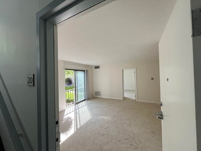 5 Village Way Unit 20, Natick, MA 01760 - Condo for Rent in Natick, MA ...