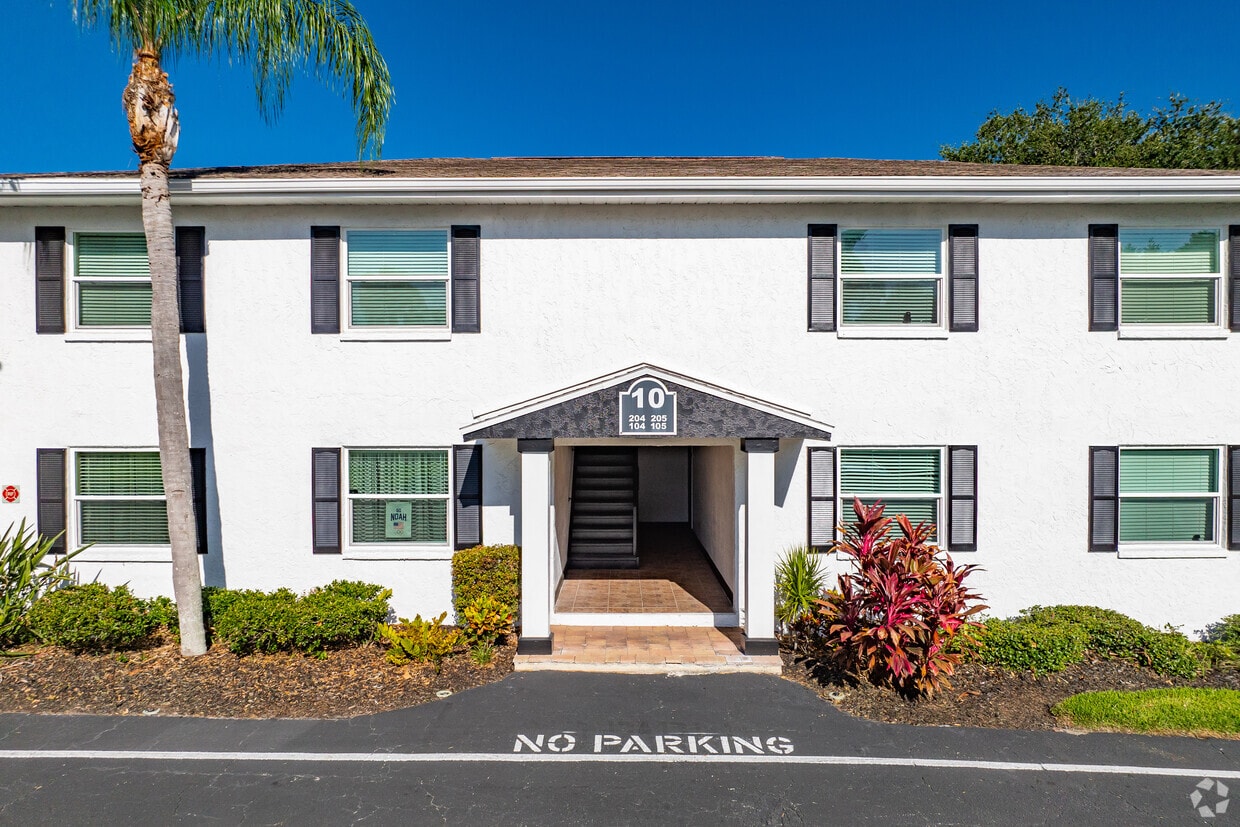 The Fountains of Largo - 13125 Wilcox Rd Largo, FL 33774 | Apartments.com