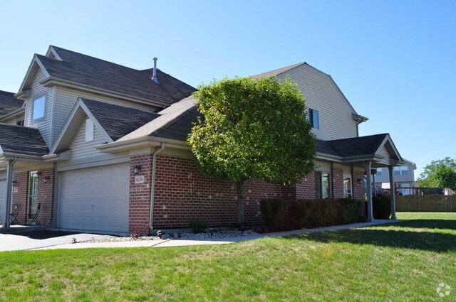 Townhomes for Rent Near Me - Find Nearby Townhouse | Apartments.com