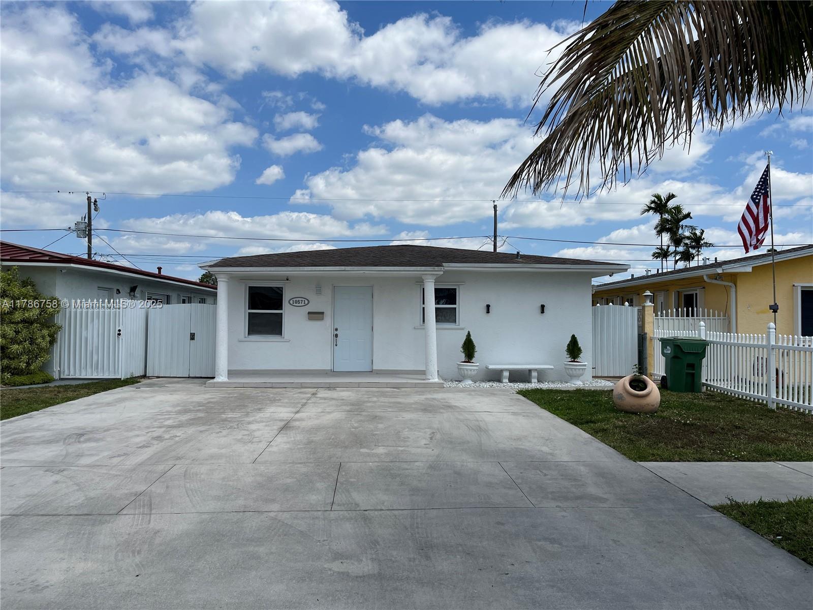 10571 Sw 27th St, Miami, FL 33165 - House Rental in Miami, FL ...