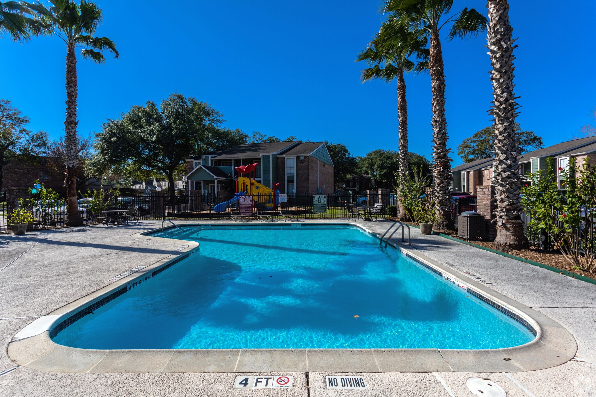 Live Oak - 851 Threadneedle St Houston, TX 77079 | Apartments.com