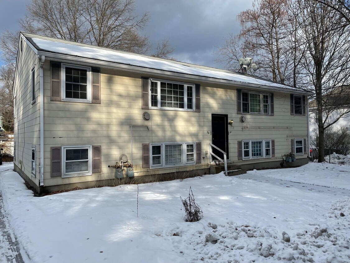 20 Mitchell St, Manchester, NH 03103 - Room for Rent in Manchester, NH ...
