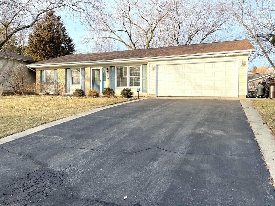 411 Hobble Bush Dr, Lake Zurich, IL 60047 - House Rental in Lake Zurich ...