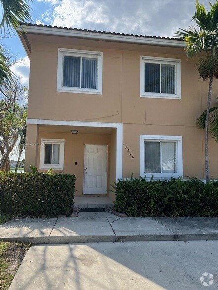 Weitzer Serena Lakes Townhomes Apartments for Rent with Hardwood Floors - Miami, FL - Updated ...