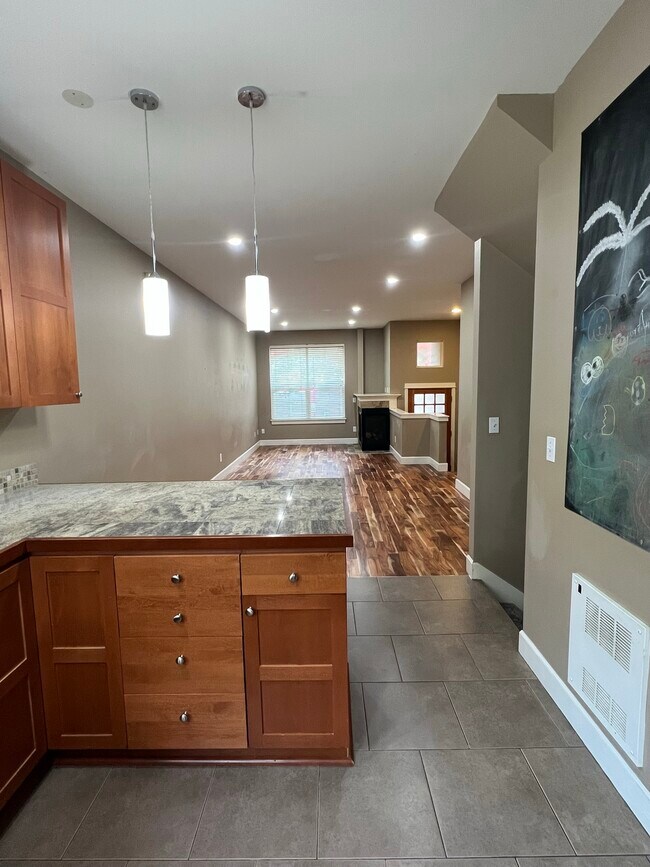 7051 Delridge Way SW, Seattle, WA 98106 - Townhome Rentals in Seattle ...