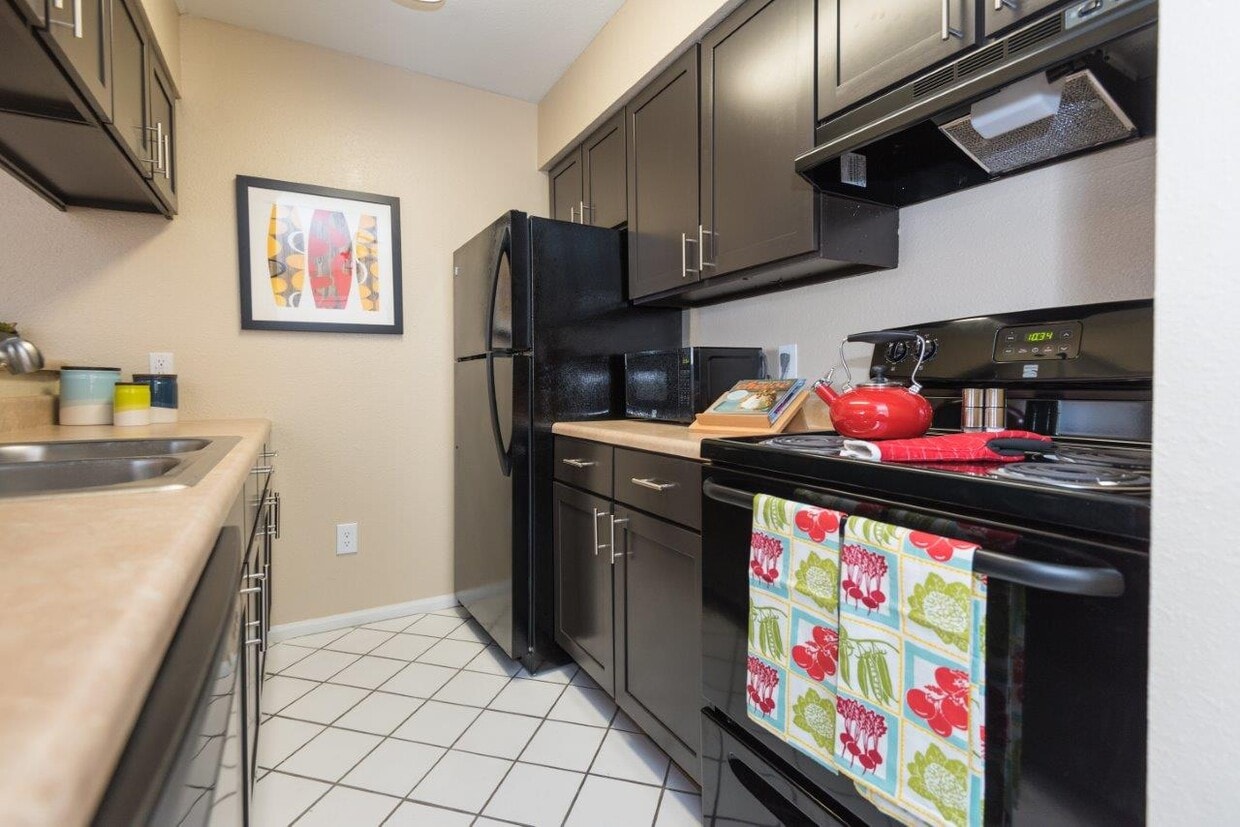 Reflection Cove Apartment Homes - 13992 Reflection Dr Manchester, MO ...