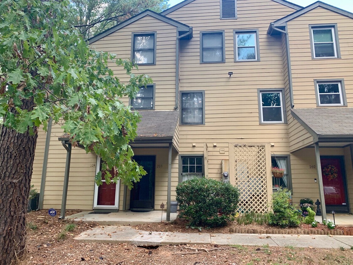 203 Autumn Chase Dr Raleigh, NC 27613 - Alquileres en Raleigh, NC ...