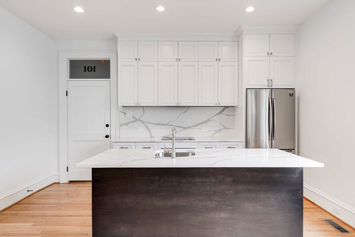 2025 Monument Ave Unit 204, Richmond, VA 23220 - Room for Rent in ...