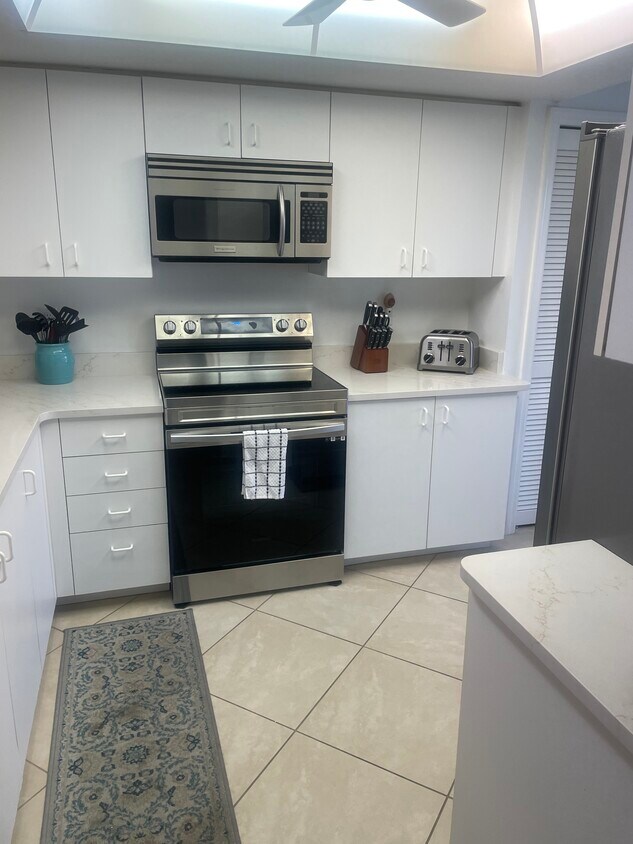 7320 Glenmoor Ln Unit 2203, Naples, FL 34104 - Condo for Rent in Naples ...