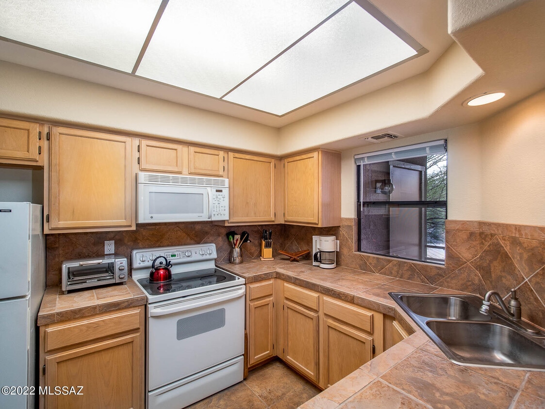 6655 N Canyon Crest Dr Unit 24202, Tucson, AZ 85750 - Condo for Rent in ...